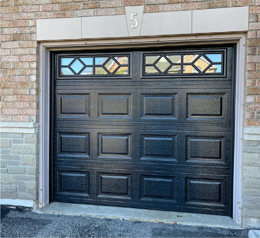 Model 300 Short Raised Panel | Timeless Appeal | Portes Garage Doors
